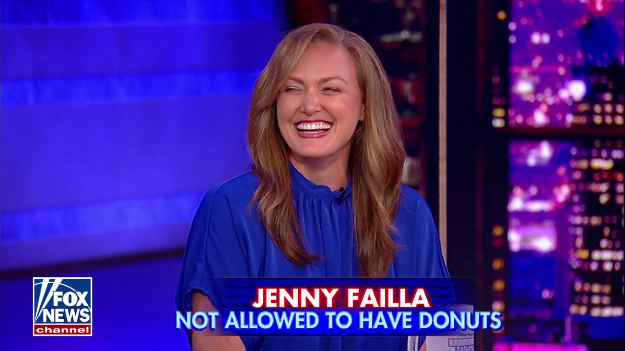 WATCH: Jenny Failla Stops By ‘Fox News Saturday Night’ To Help Hand Out ...